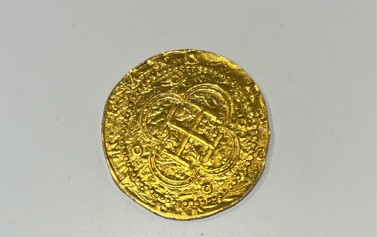 Pirates Gold Coin Movie Prop – Moons Rare Books